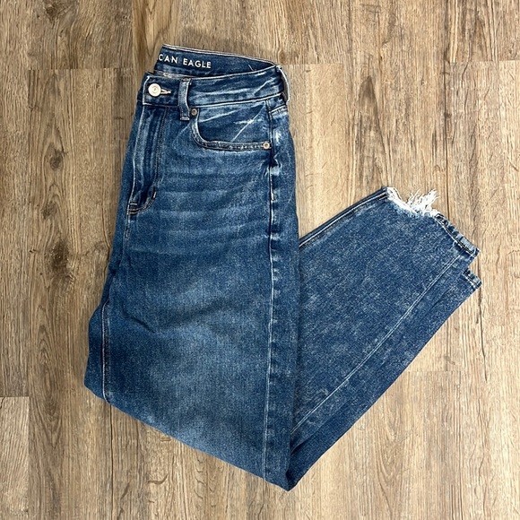 American Eagle Relaxed Mom Jeans